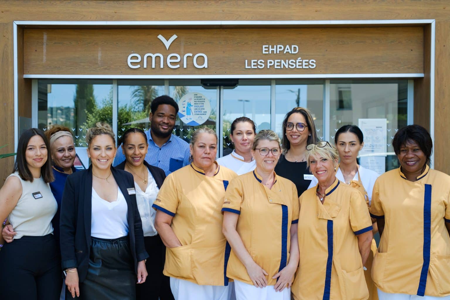 Quels rôles et responsabilités pour les soignants en EHPAD ? — Emera